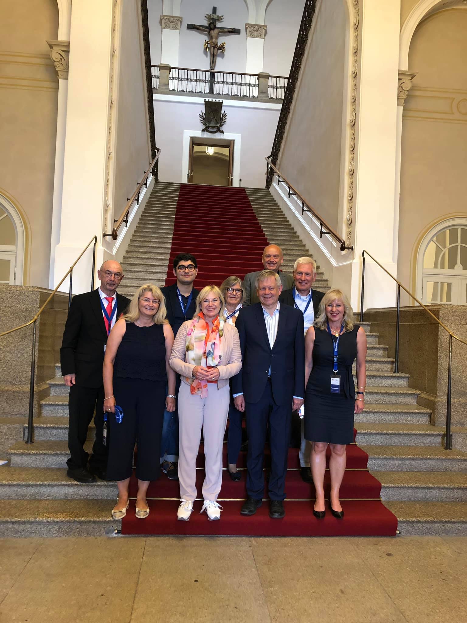 Schön, dass ihr gekommen seid, liebe AKS-Multiplikatoren AKS Nürnberg ...